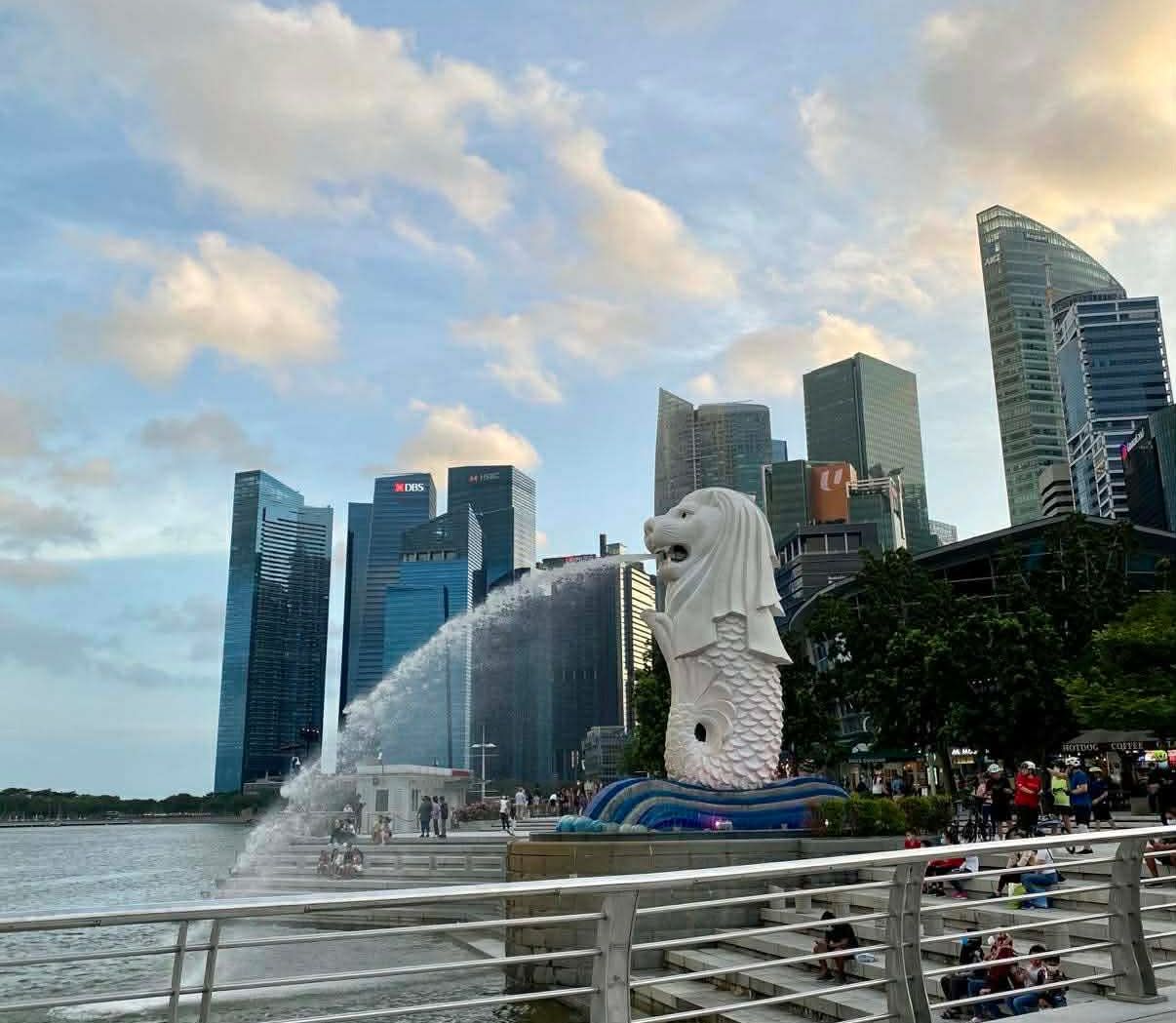 The Merlion and Lau Pat Sat | bunch