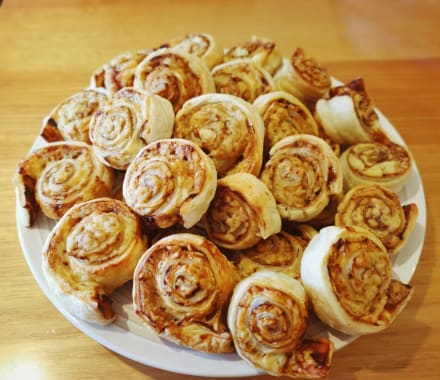 Cheesymite scrolls | bunch