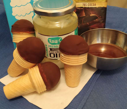 Chocolate Hard Shell Ice Cream Topping | bunch