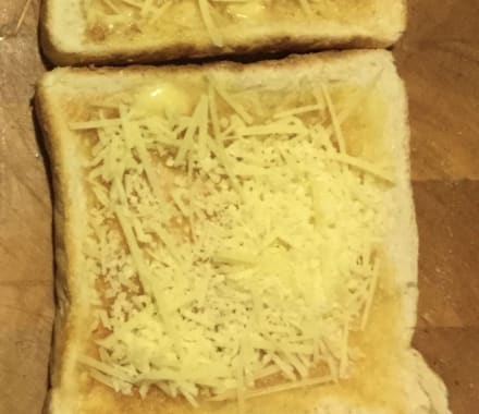 Cheesy garlic bread/toast | bunch