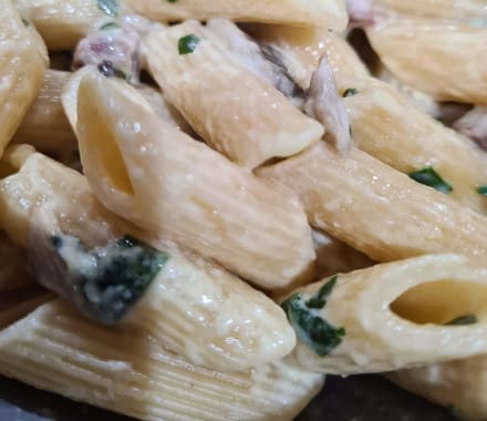Silverside, mushroom and spinach creamy pasta | bunch