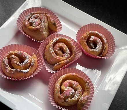 Cinnamon Pink Glazed Scrolls | bunch