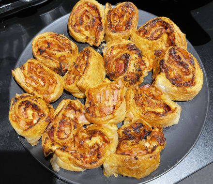 Airfryer Puff Pastry Cheese & Bacon Scrolls | bunch