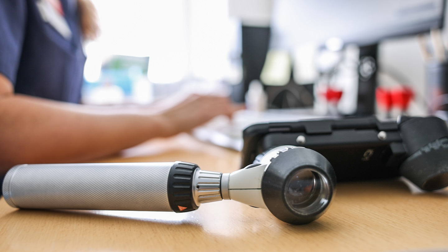 Dermatoskopi – Undersökning av huden | Cancerfonden