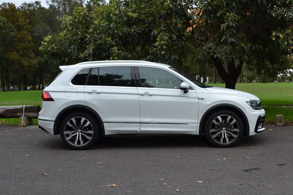 Volkswagen Tiguan 162TSI R-Line 2017 review | road test video | CarsGuide