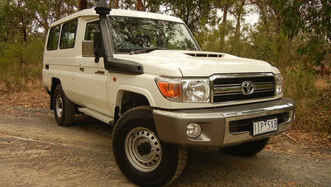 Toyota LC78 Land Cruiser TroopCarrier GXL 2017 review | CarsGuide