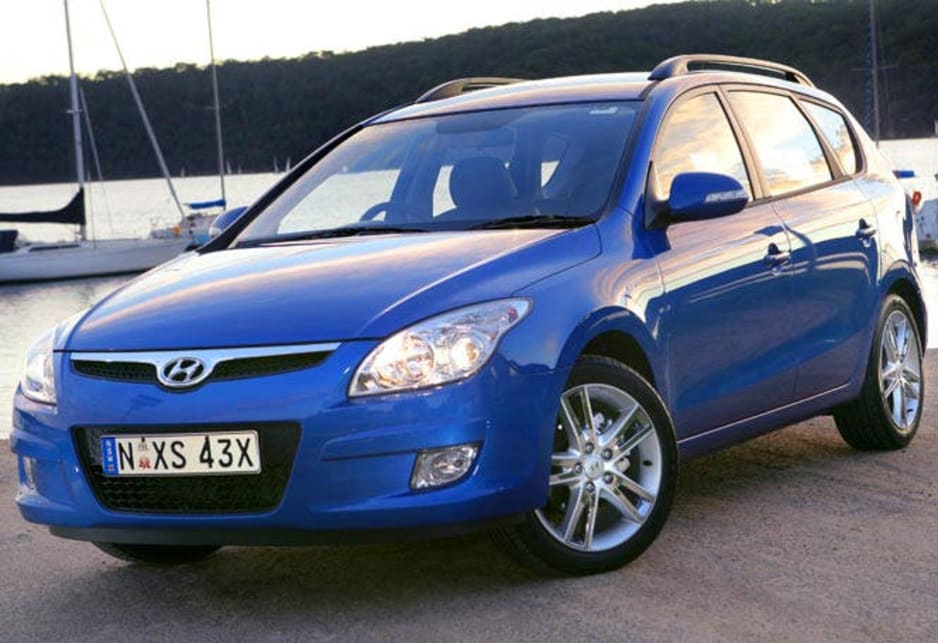 Hyundai i30cw 2009 review | CarsGuide