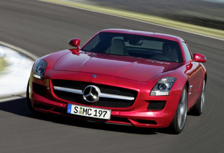 Mercedes SLS AMG gullwing flies - Car News | CarsGuide