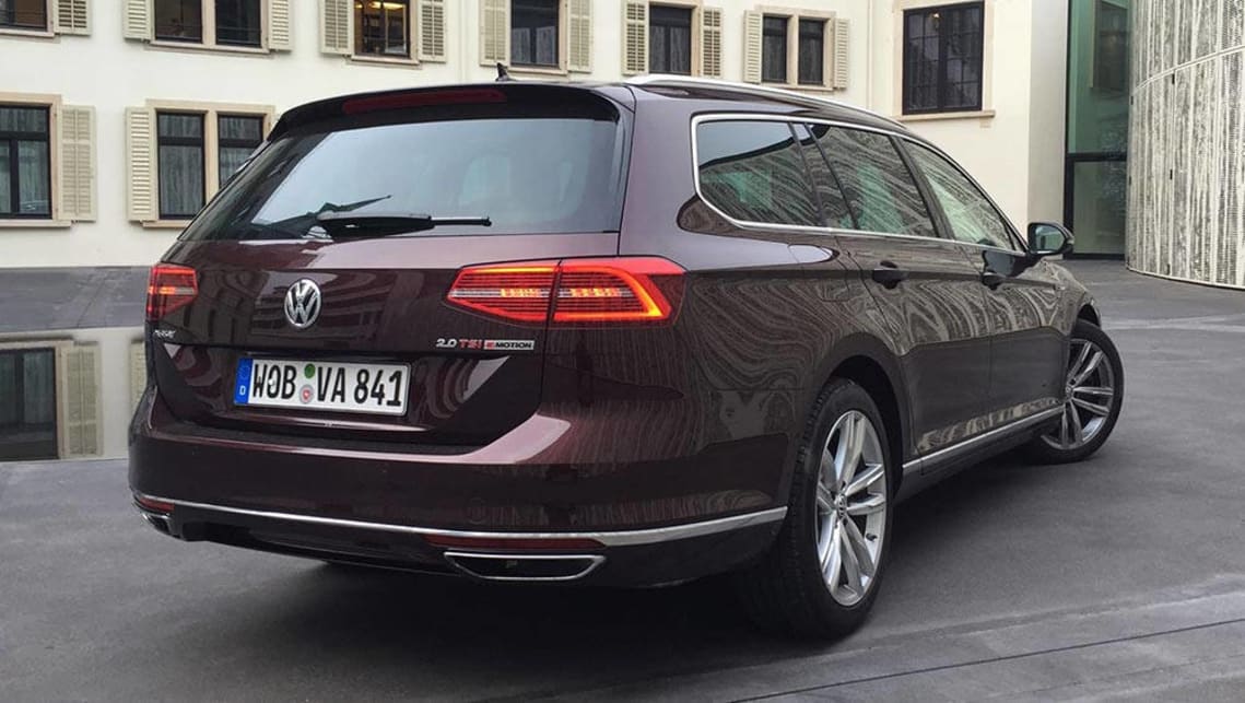 Volkswagen Passat 206 TSI R-Line 2017 review | CarsGuide