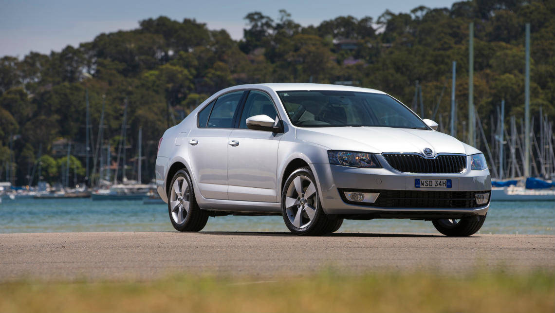 Skoda Octavia Ambition Plus sedan 2015 review | carsguide