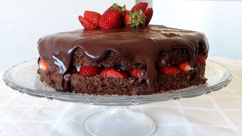 Receita De Bolo Morangos E Chocolate Light Caseira App