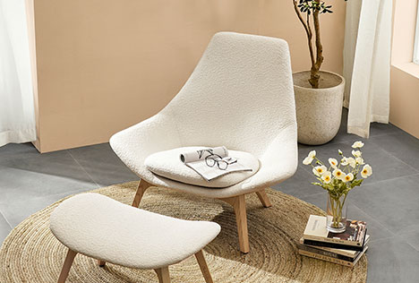 Seb Dining Bench, Dark Graphite, 130cm | Castlery Singapore