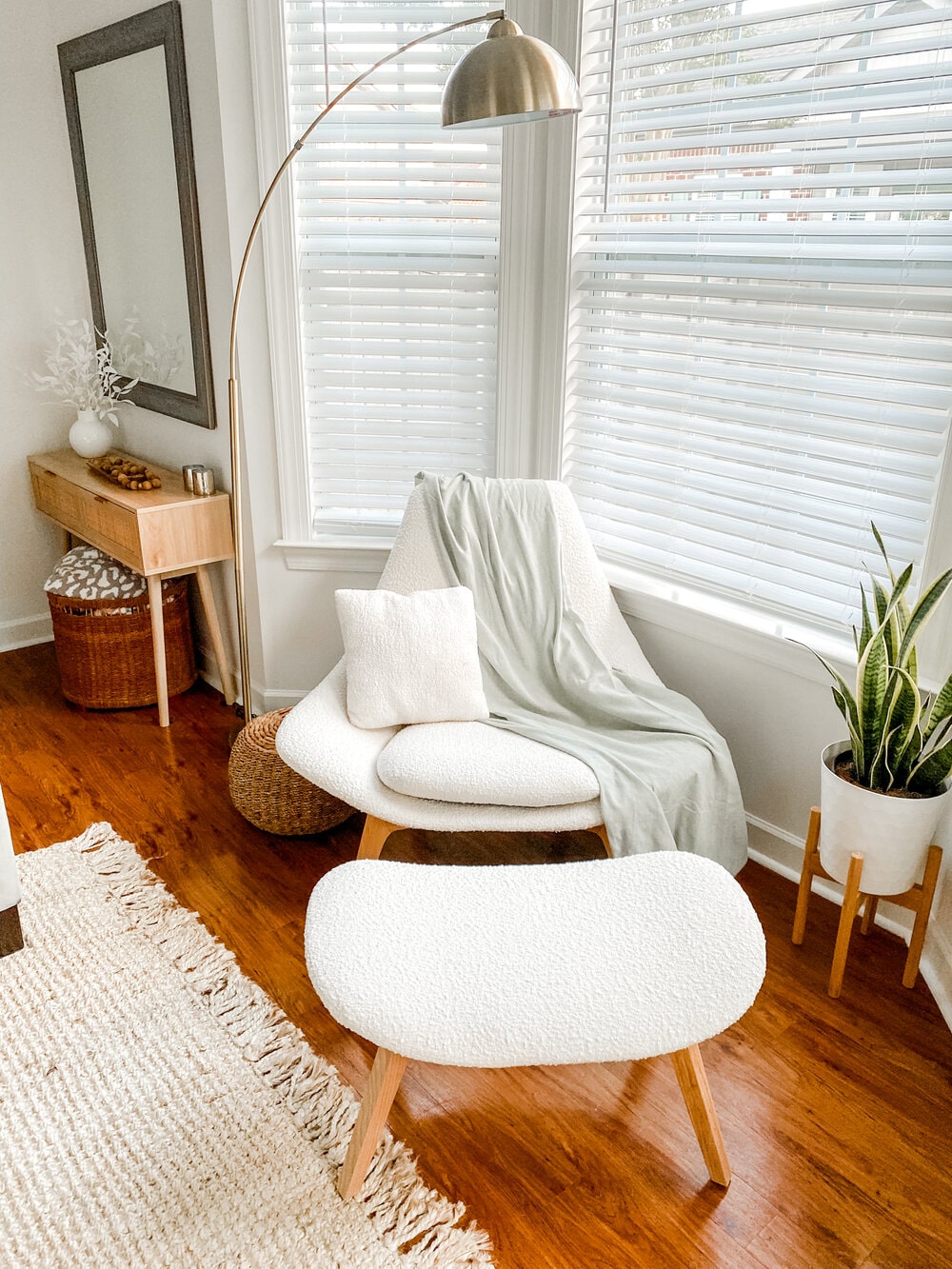 6 Tips on Styling Accent Chairs | Castlery US