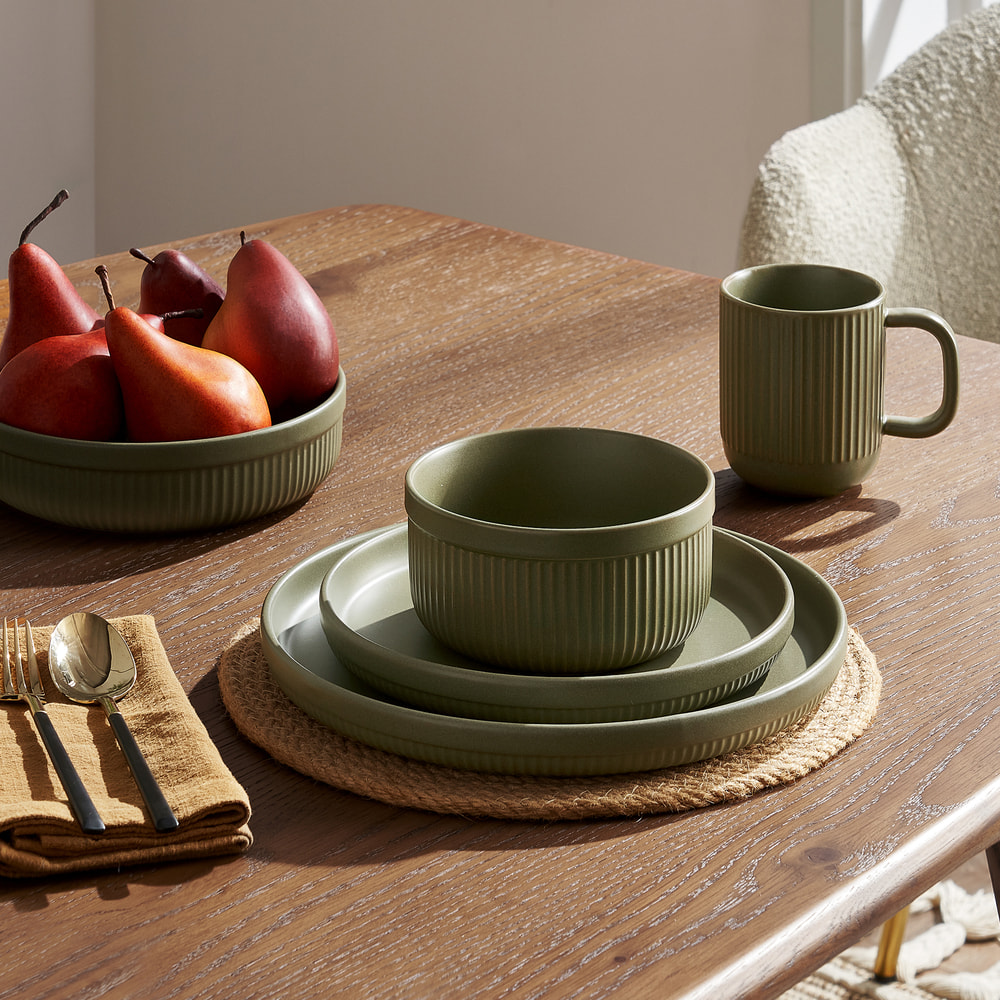 5 Holiday Dining Room Layout Ideas | Castlery US