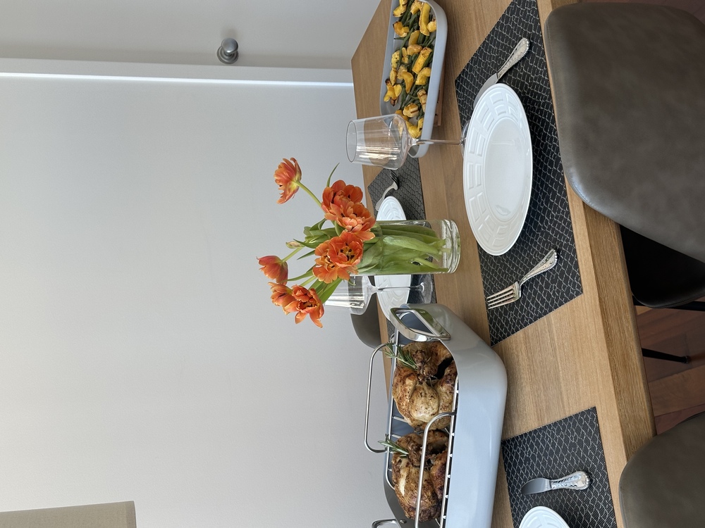 Thanksgiving Hosting Tips for a Small House | Castlery US