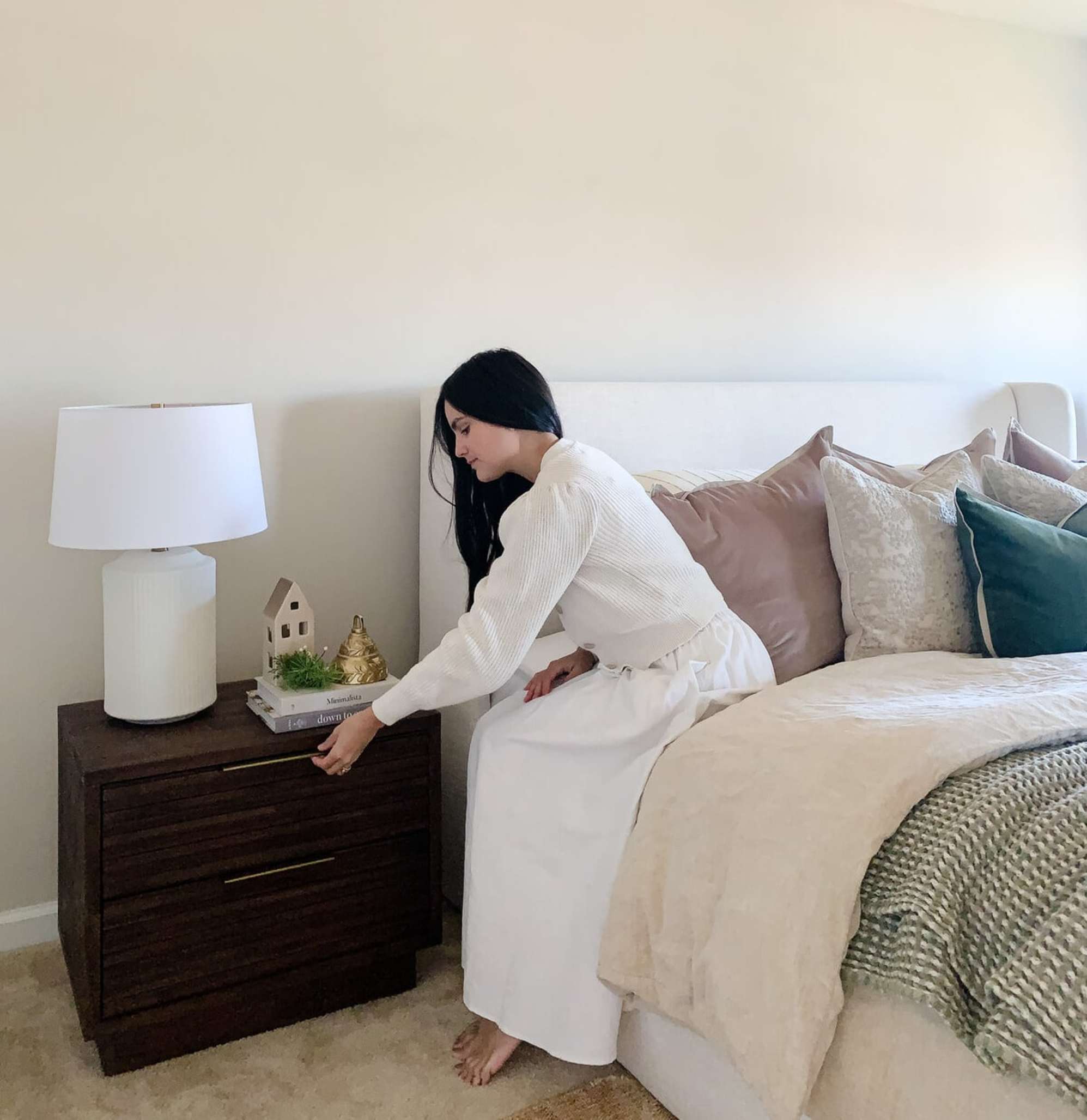 18 Feng Shui Tips for Your Bedroom | Castlery Singapore