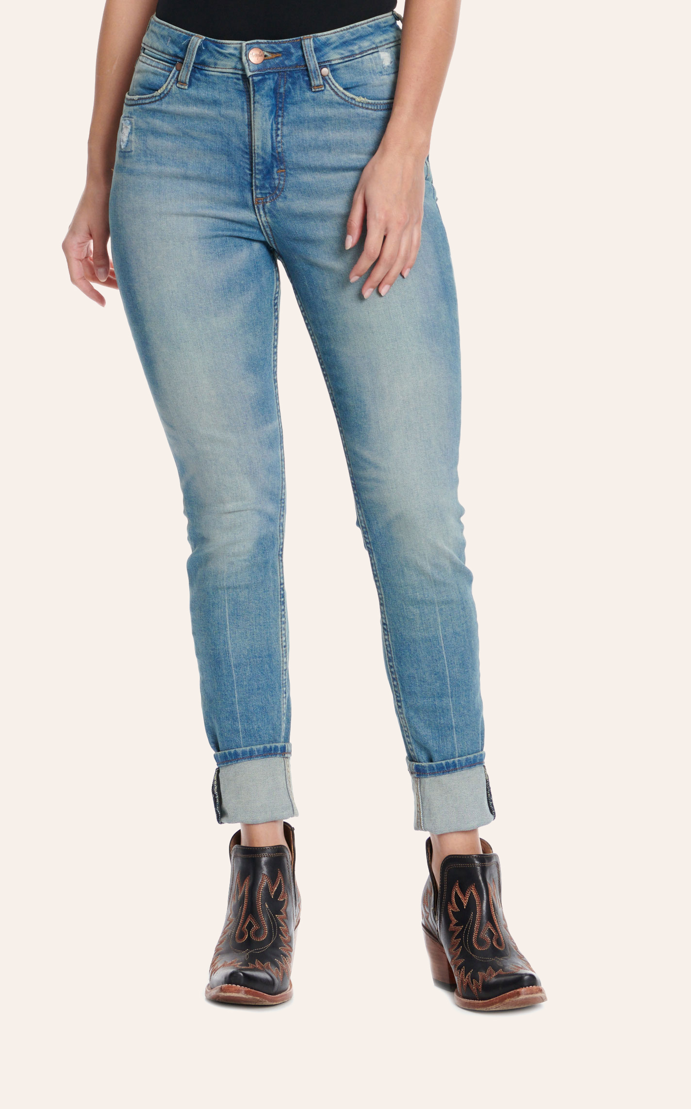 Wrangler Retro Women's Light Wash High Rise Skinny Leg Jeans | Cavender's