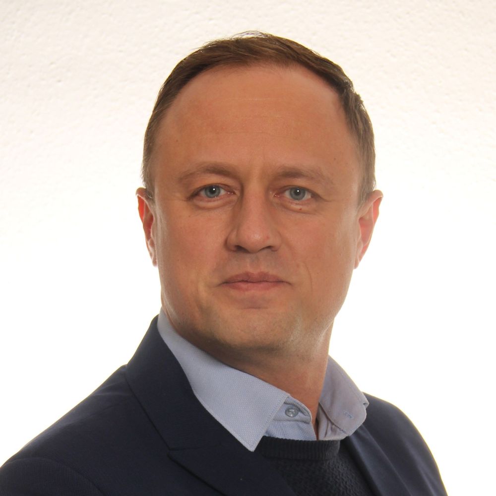 Dr. Járos László