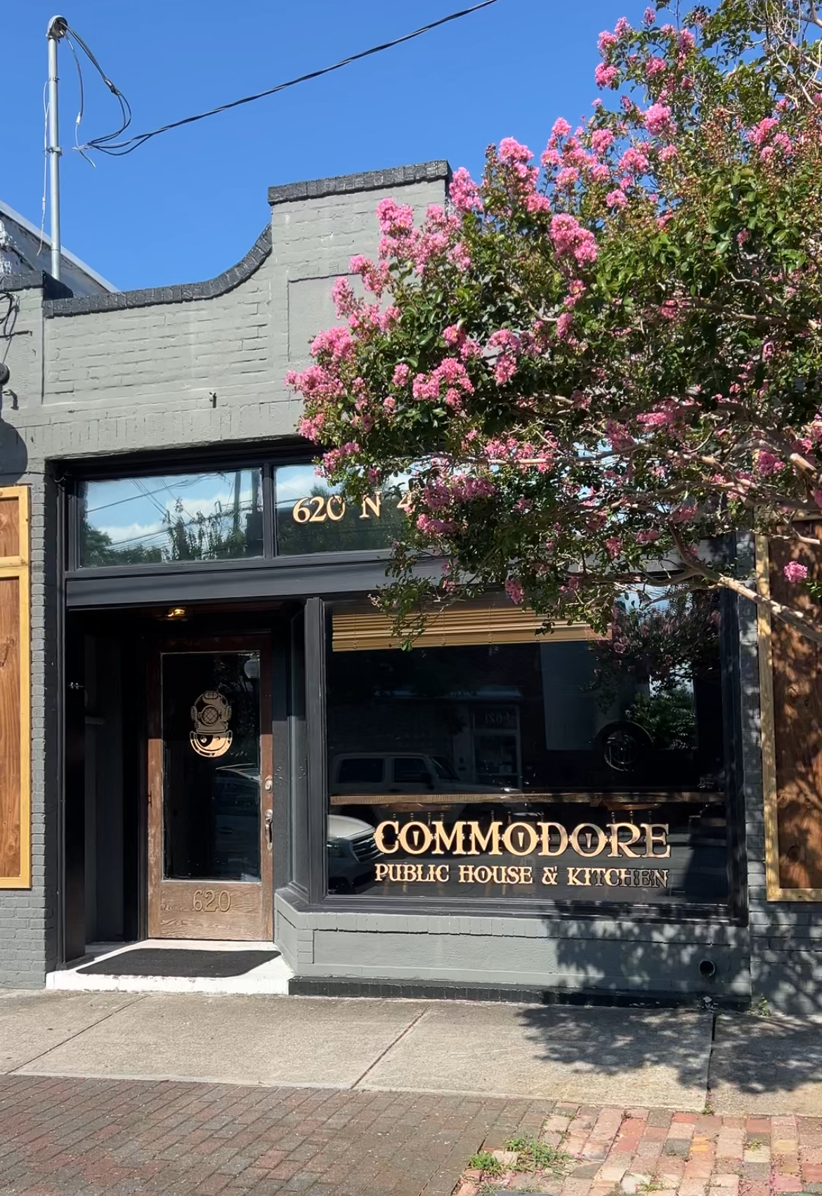 Commodore Public House and Kitchen - checkwhatsgood