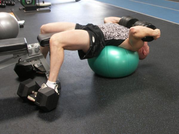 How to Do the Swiss Ball Crunch – CHEK INSTITUTE