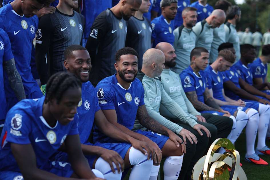 Gallery: Behind-the-scenes of our 25/26 team photo! | News | Official ...