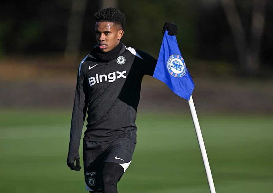 Training gallery: Final session before Burnley! | News | Official Site ...