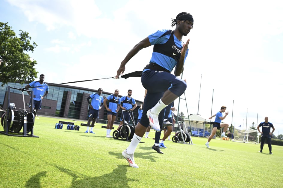 Five from training: Sweating it out in the sun | News | Official Site ...
