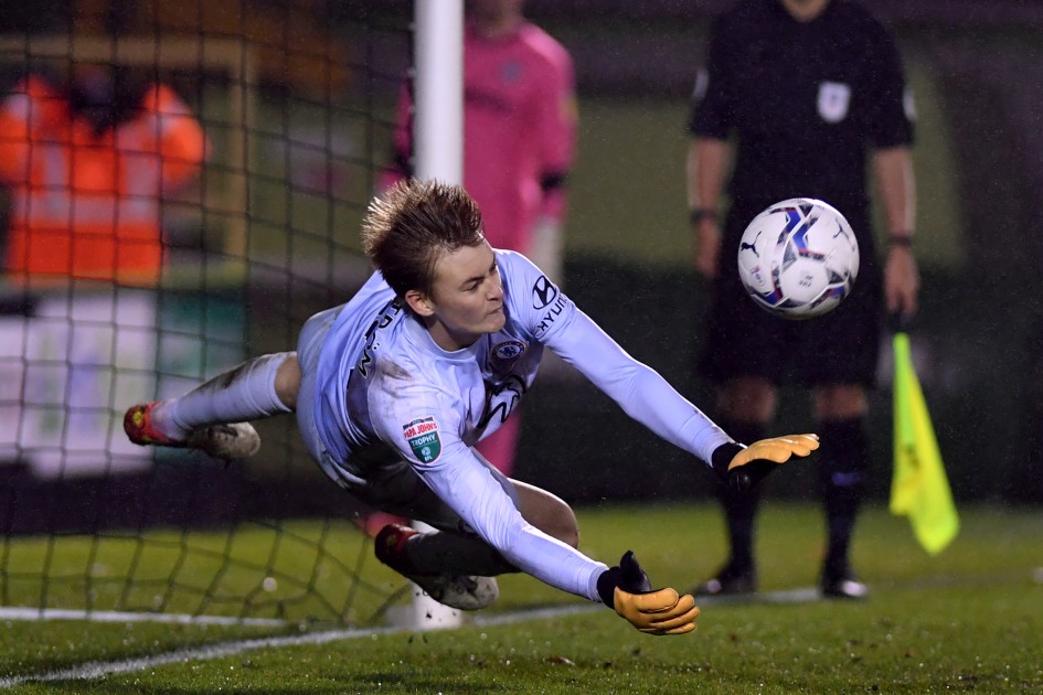 Goalkeeper news: Bergstrom loan move; Beach signed | News | Official ...