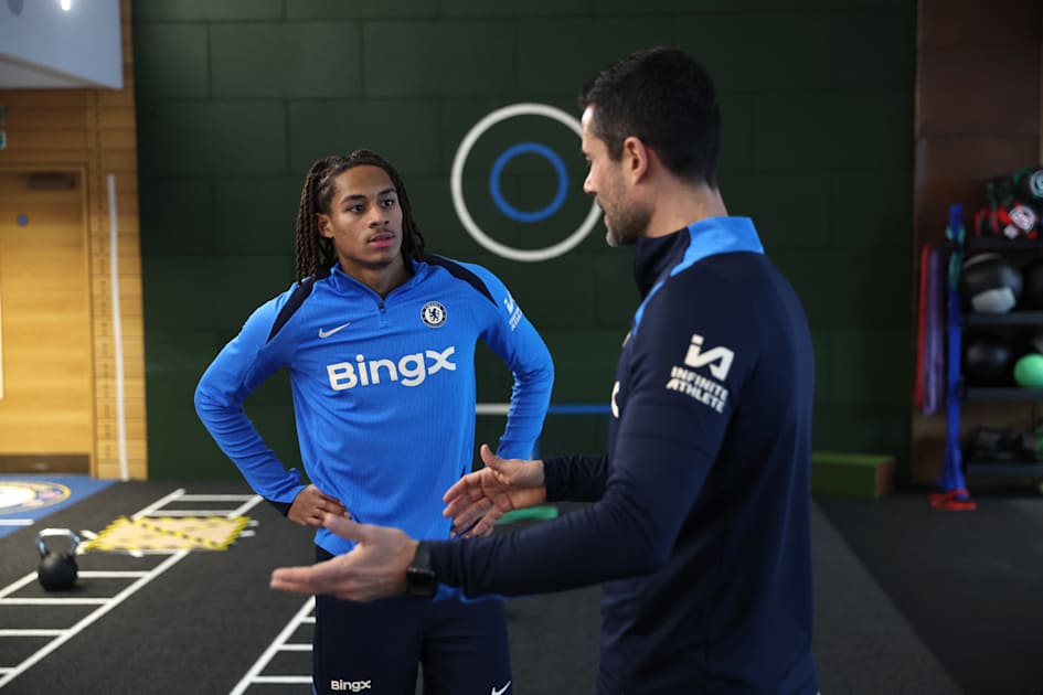 Enzo Maresca outlines adaptation process for Mathis Amougou | News ...