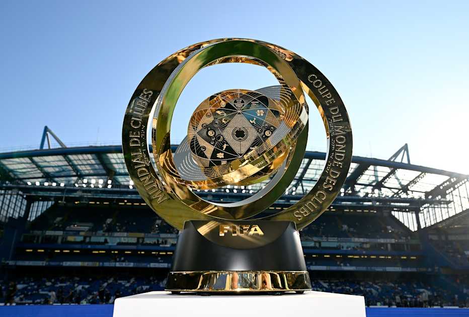 World champions trophy photo opportunity - SportsRooter.com