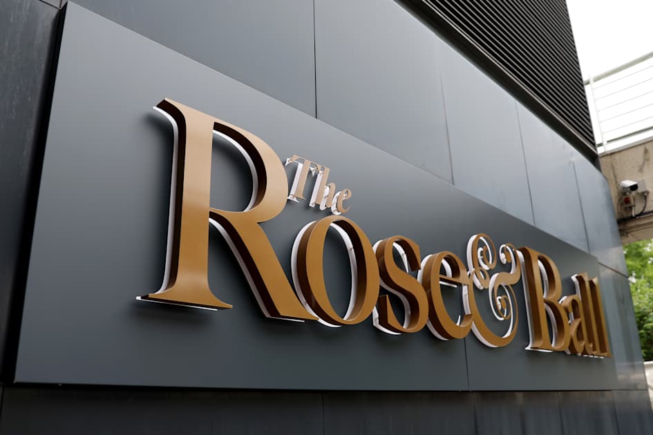 Check out these smiles! Rose & Ball packages make fans’ night | News ...