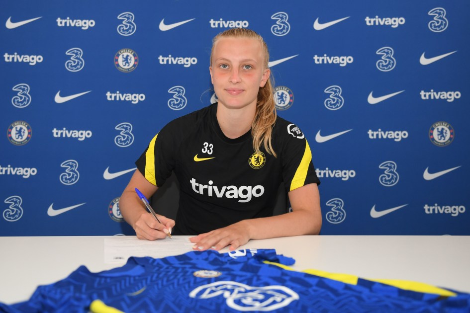 Beever-Jones signs first professional contract | News | Official Site ...