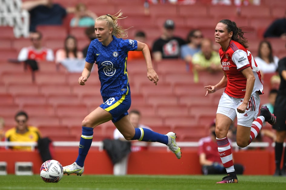 Beever-Jones heads to Bristol City on loan | News | Official Site ...