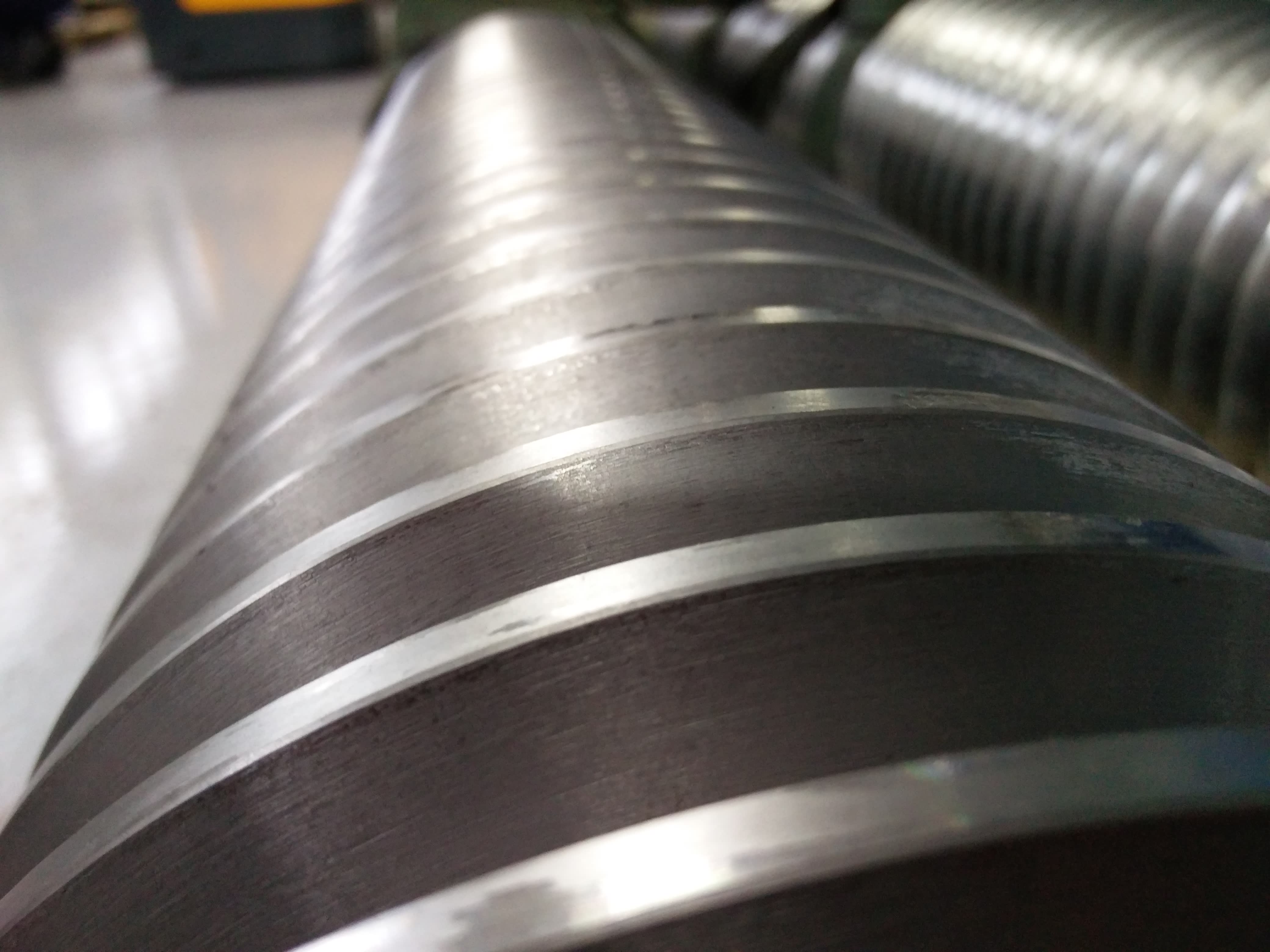 Screw Drives: Trapezoidal Screw vs. Ball Screw - GROB GmbH