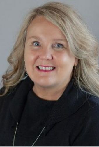 Julie St. Clair LPC is a therapist serving OR.