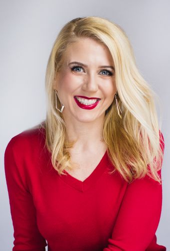 Liz Fuhro LPCC is a therapist serving CA and MO.