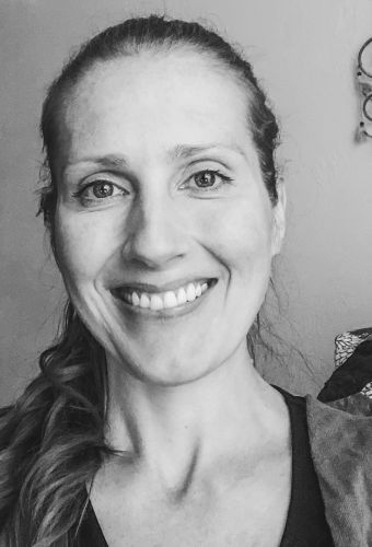 Erica Neufeld LCAT is a therapist serving NY.