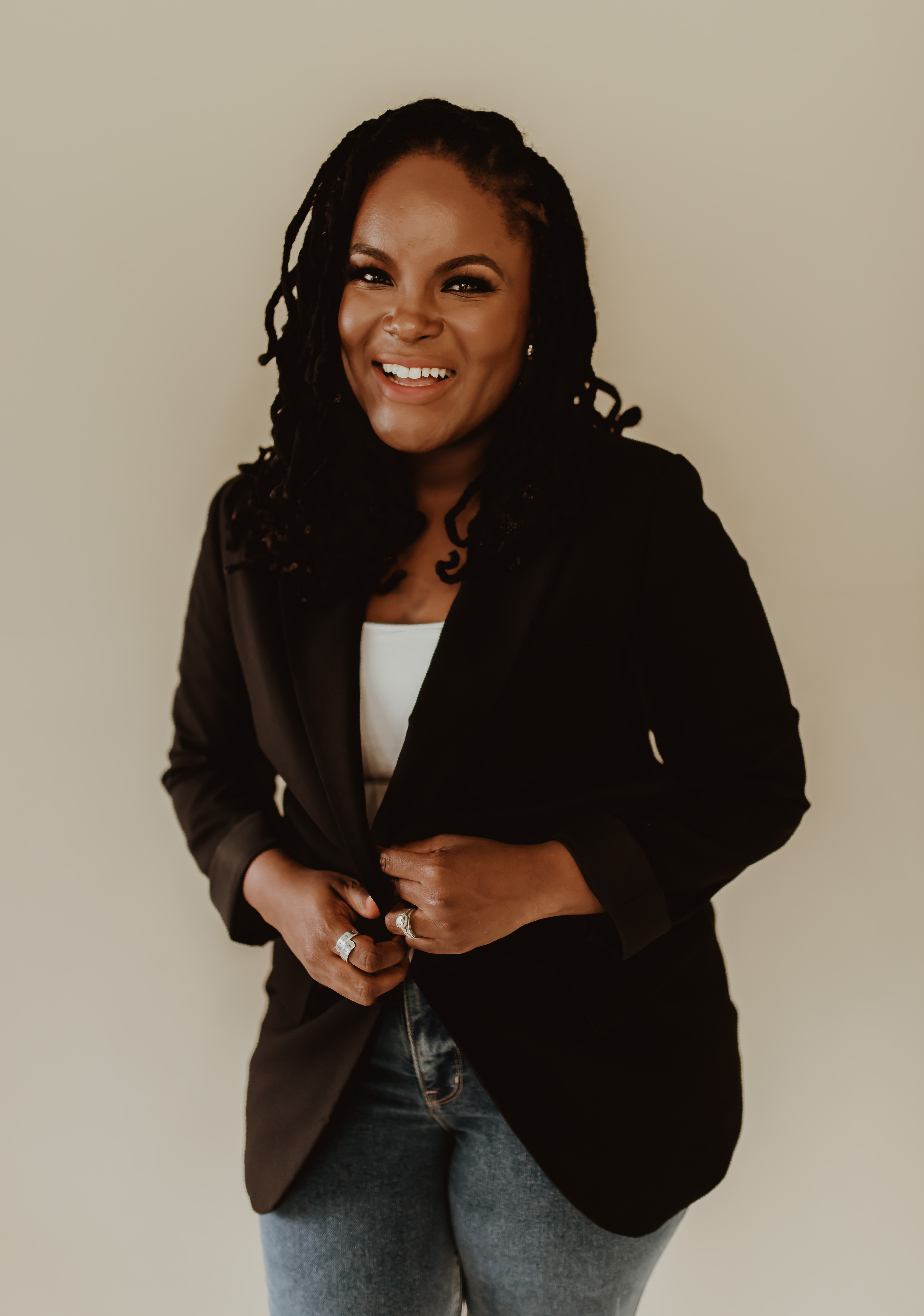 Damilola Adesina LPC is a therapist serving TX.