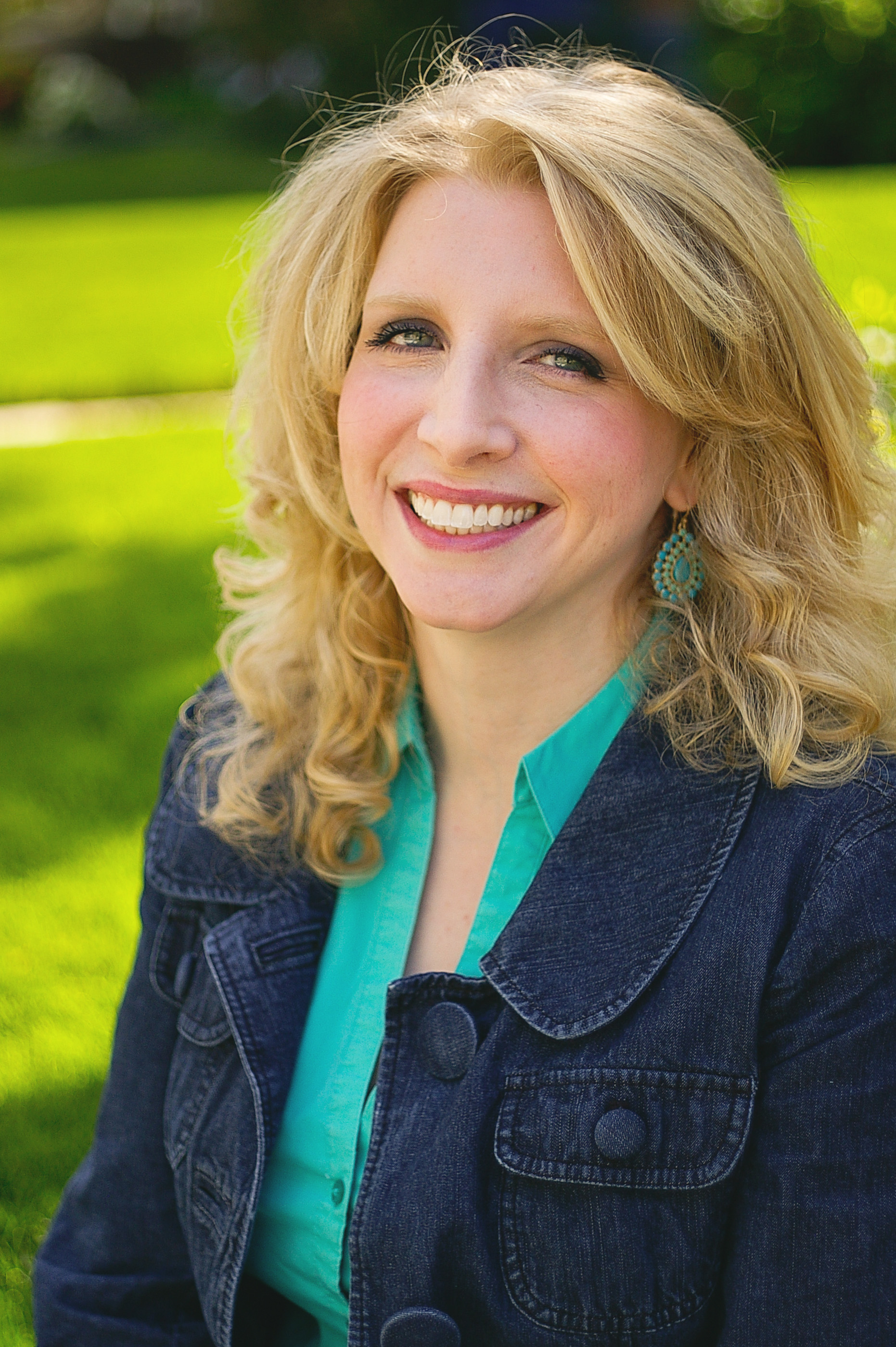 Ms. Laurel Fay LCMFT is a therapist serving MD.