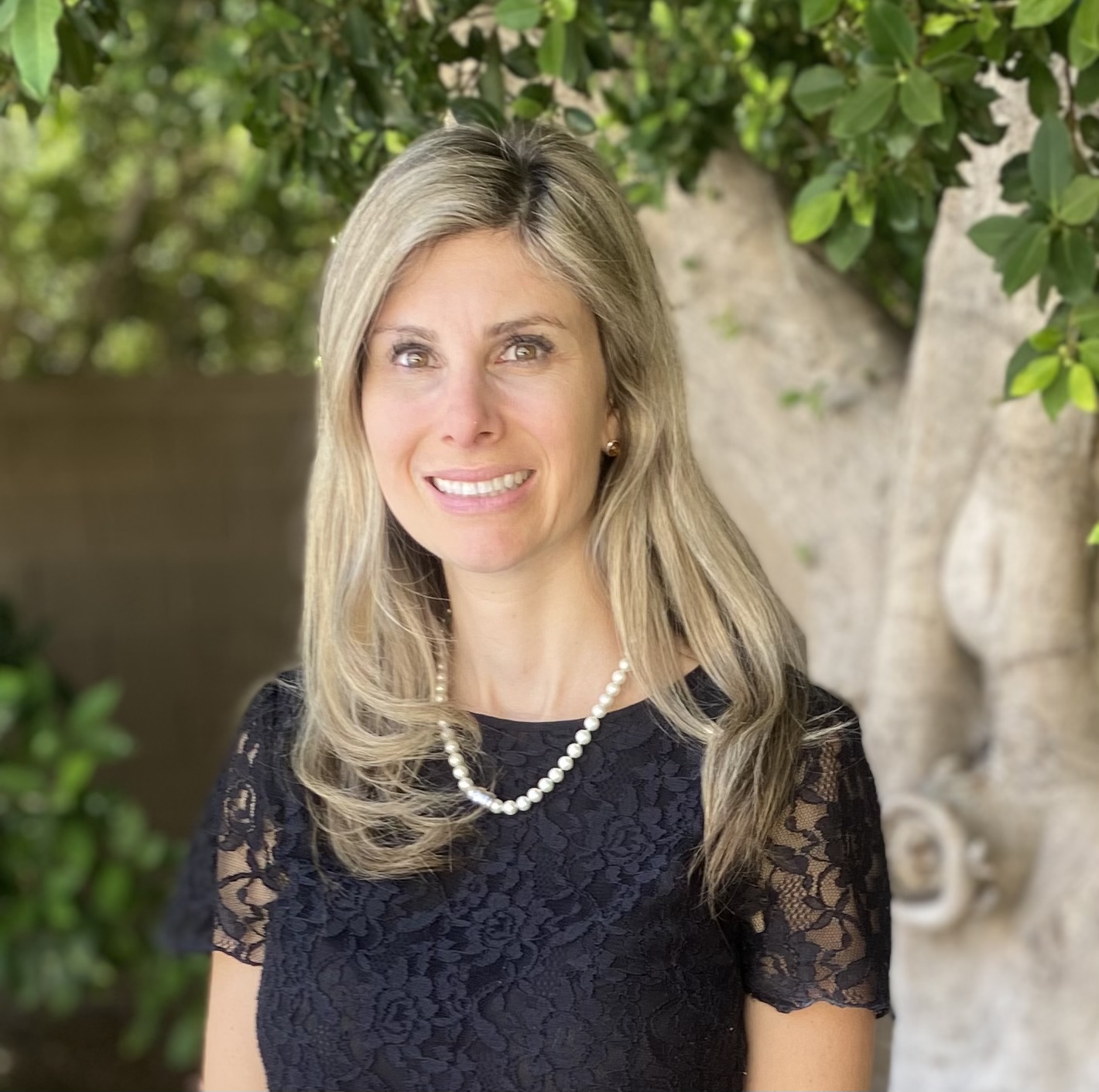 Laura Tomaszewski LPC is a therapist serving AZ.