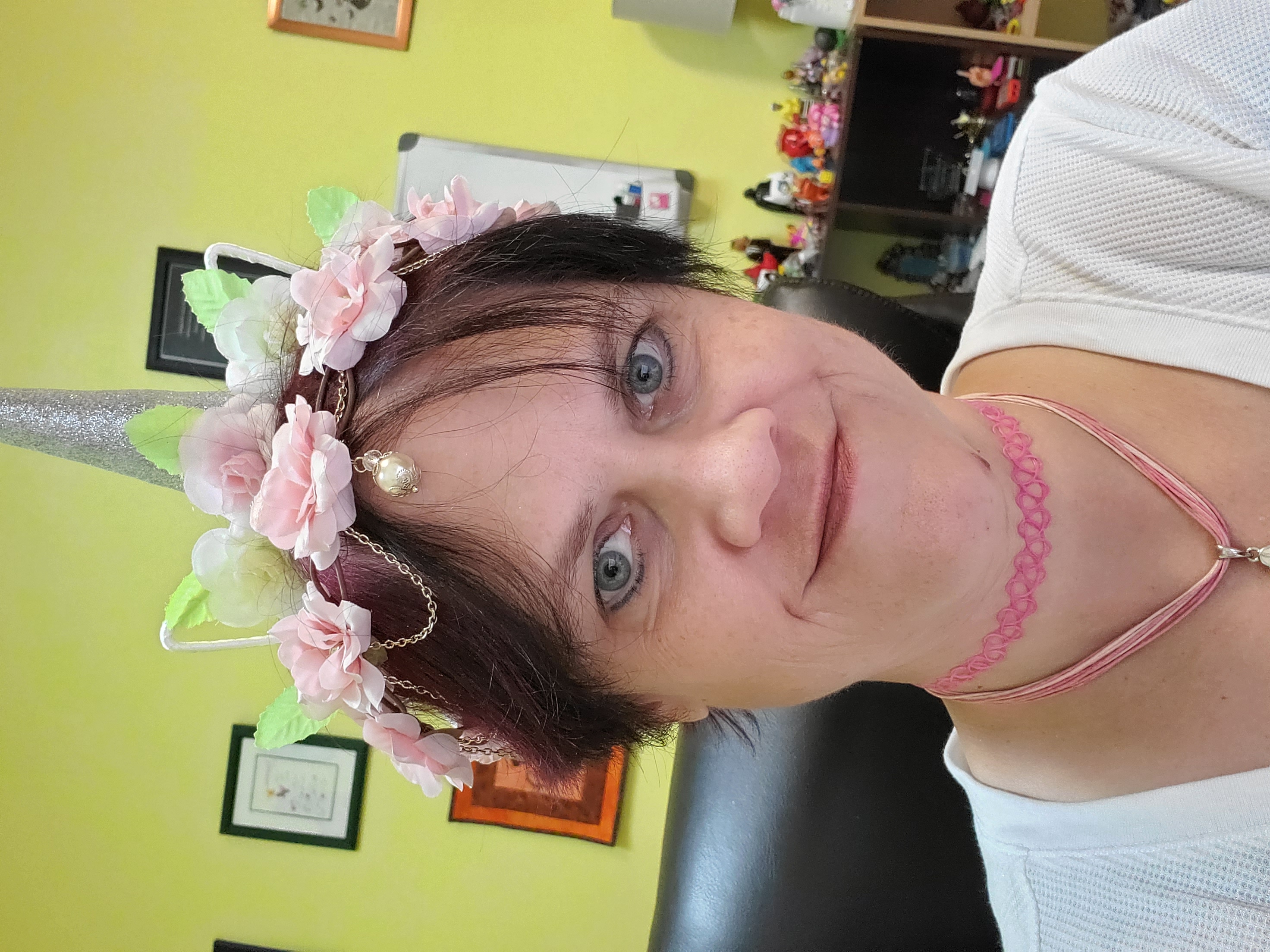 LAURA DANIELS LPCC is a therapist serving NM.