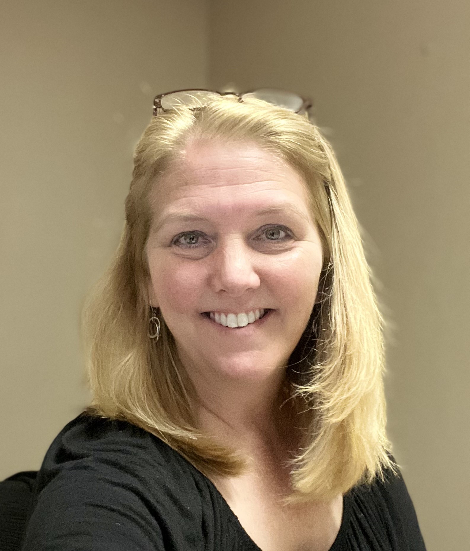 Lisa Corcoran LICSW is a therapist serving MA and CT.