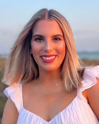 Kamryn Russell LCSW is a therapist serving FL.