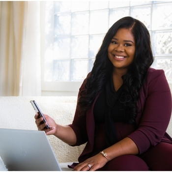 Dmonica Neal LCSW is a therapist serving FL, NC, NV, RI and TX.