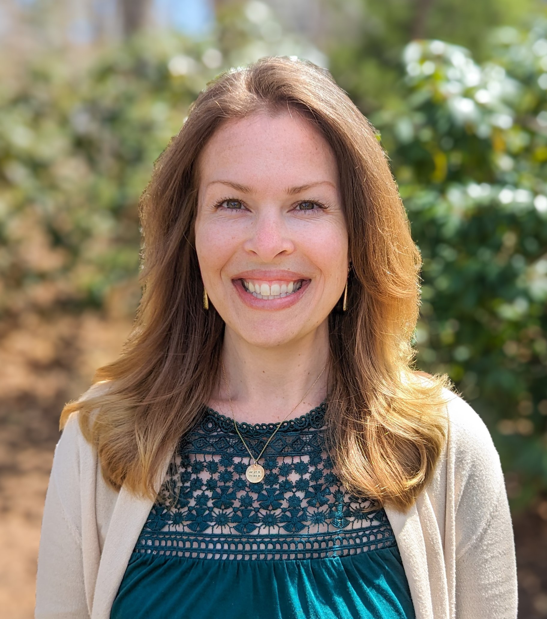 Kelly Kirkbride LMHC is a therapist serving MA, VT and ME.