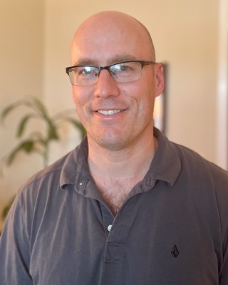 Mr. Samuel Moglen LMFT is a therapist serving CA.