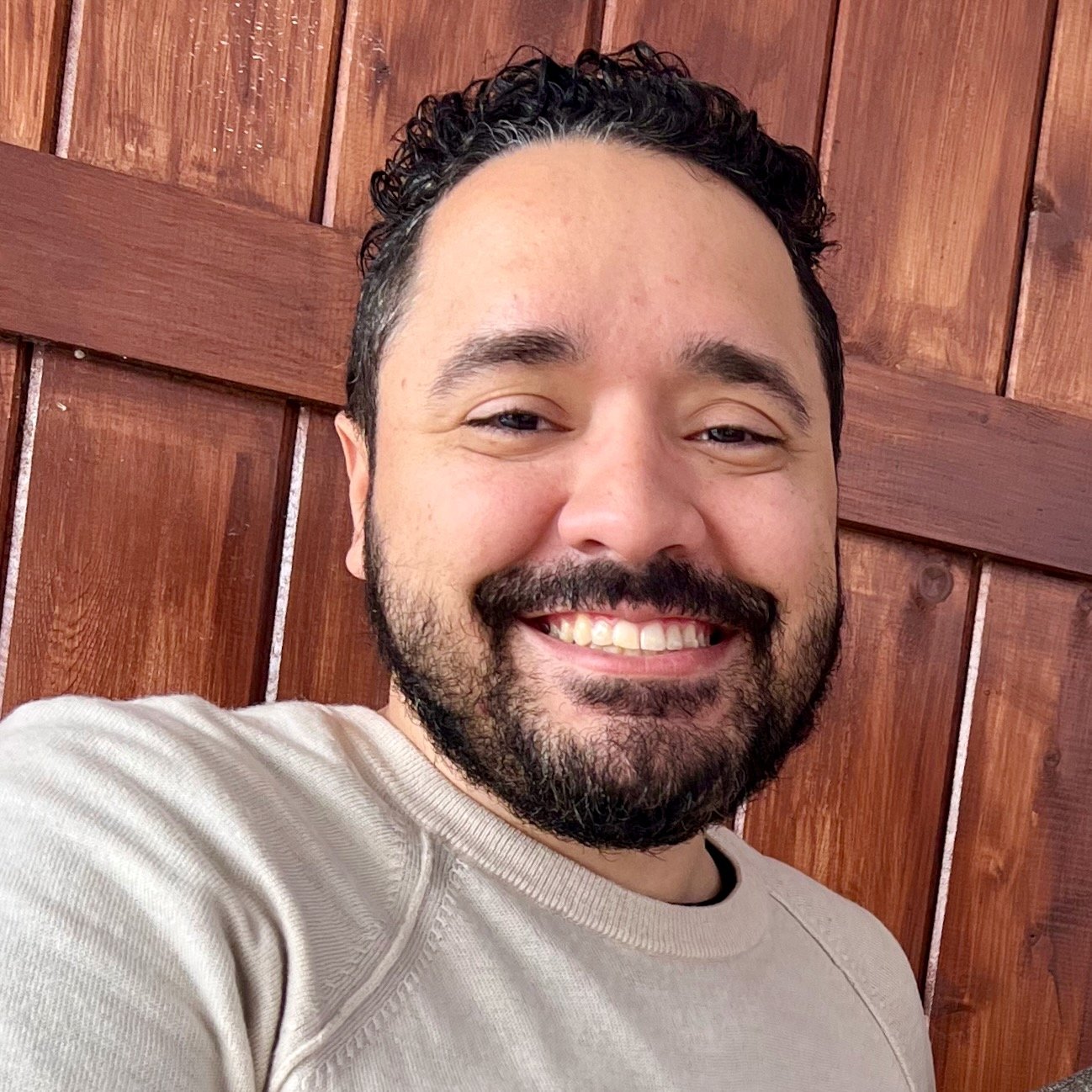 Mr. Genesis Urena LCSW is a therapist serving NY, MA, NJ and FL.