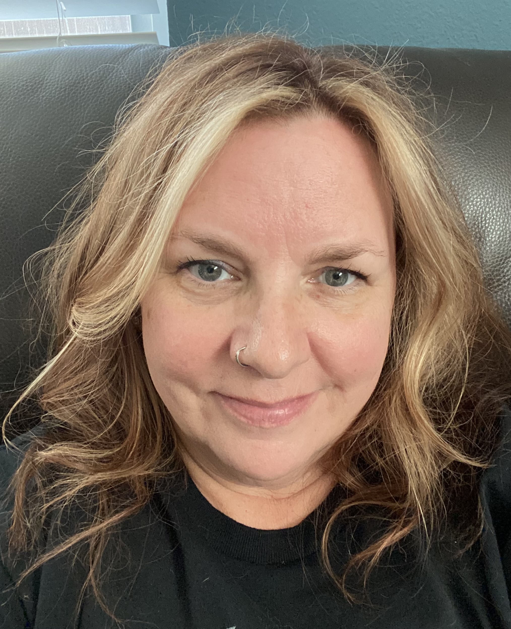 Tinamarie Fish LMHC is a therapist serving WA and OR.