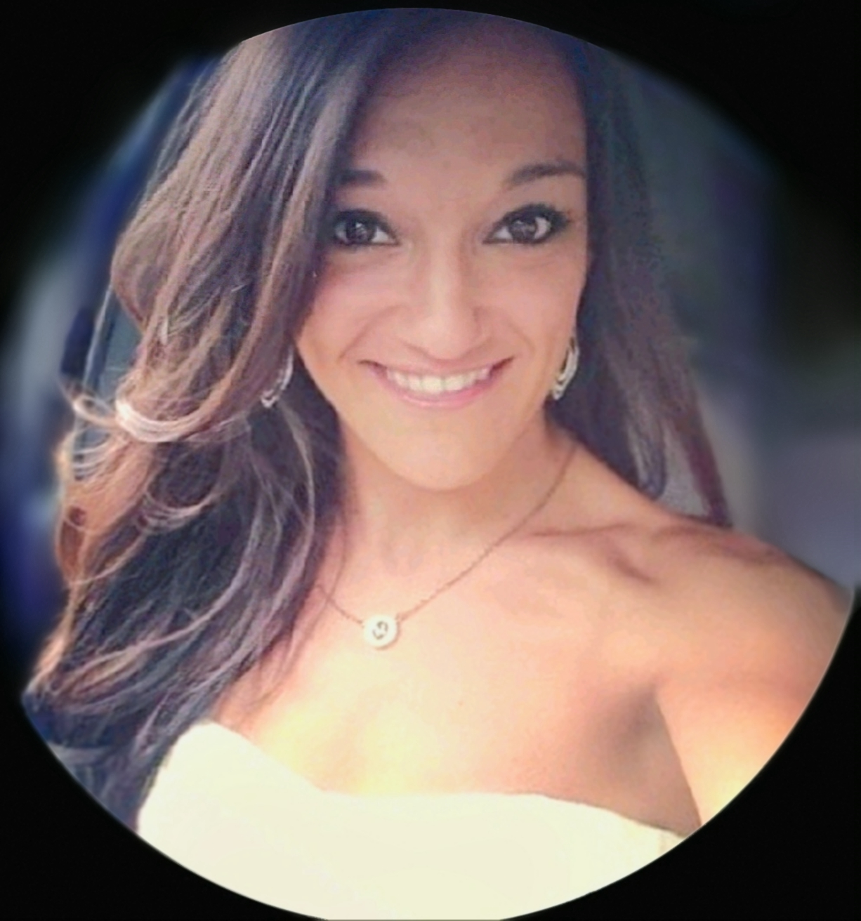 Ms. Amanda Calandro LCSW is a therapist serving CT and RI.