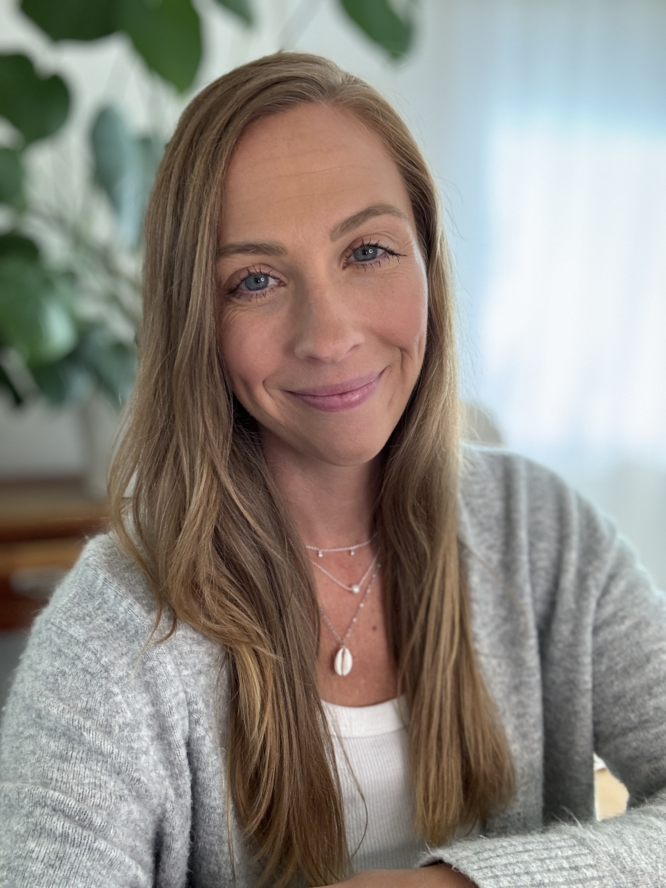 Laurel Granger LMHC is a therapist serving WA.